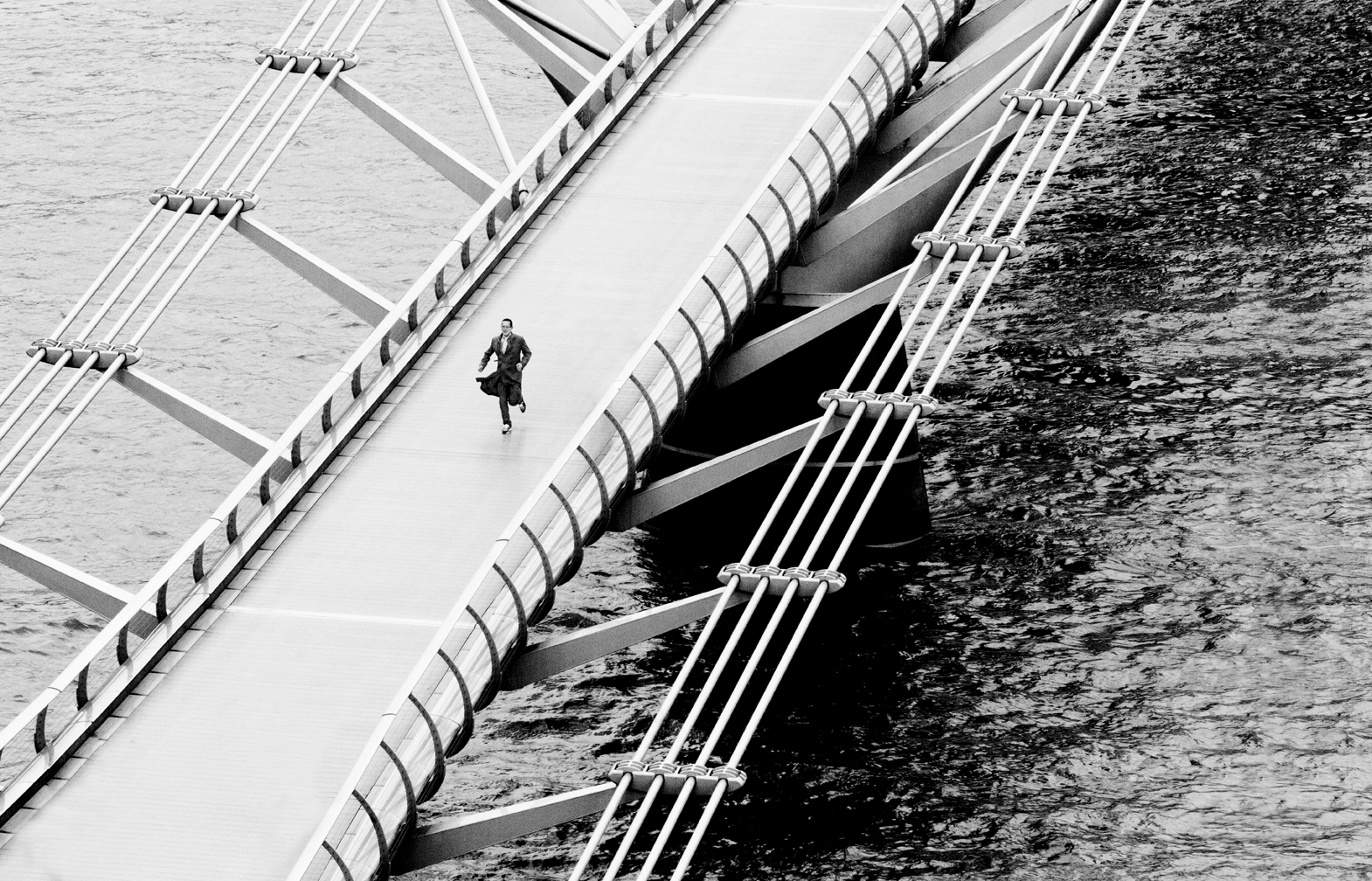 RICHARD QUEST - FANTASTIC MAN